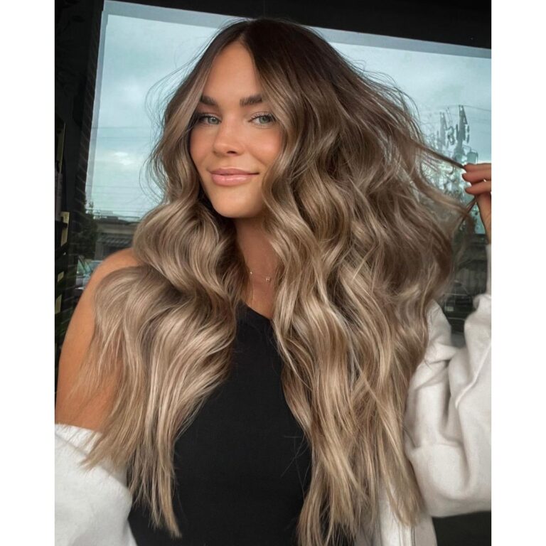 How To Create Bronde Hair: 7 Formulas & Color Tips - Behindthechair.com