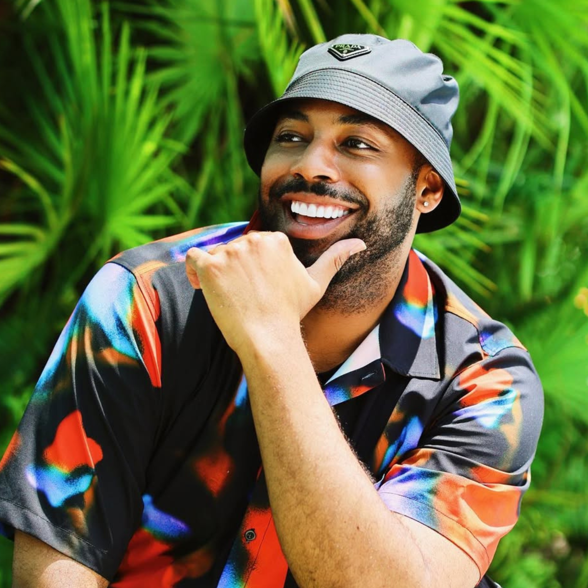 Alexander Armand - Behindthechair.com