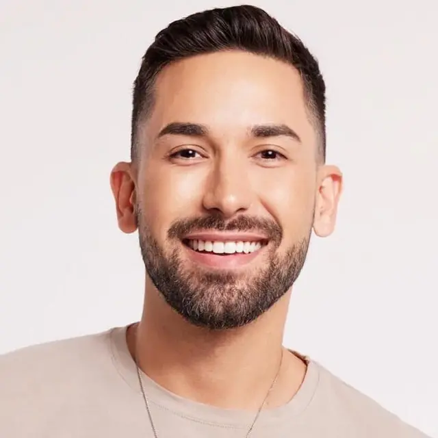 Justin Toves-Vincilione - Behindthechair.com