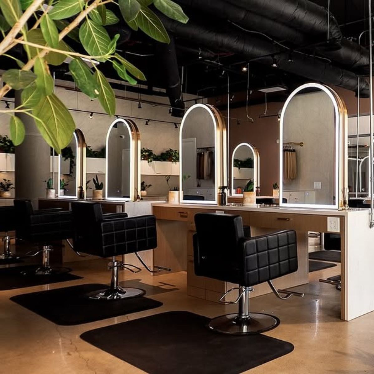 Commission vs Booth Rental? How Hybrid Salons Combine Both for Long ...