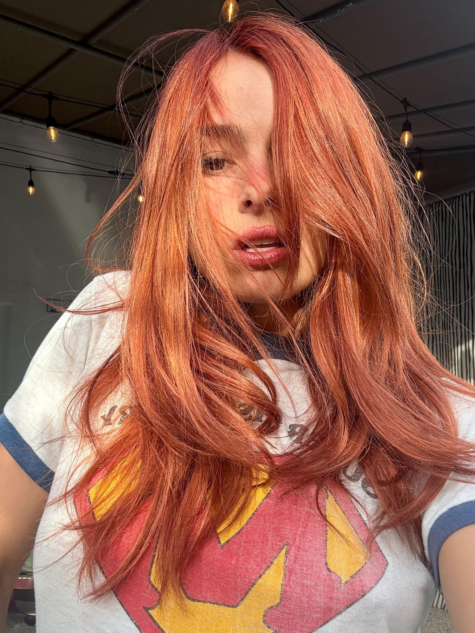 Tate McRae’s Layered, Feathered Hair at the 2025 VMAs - Behindthechair.com