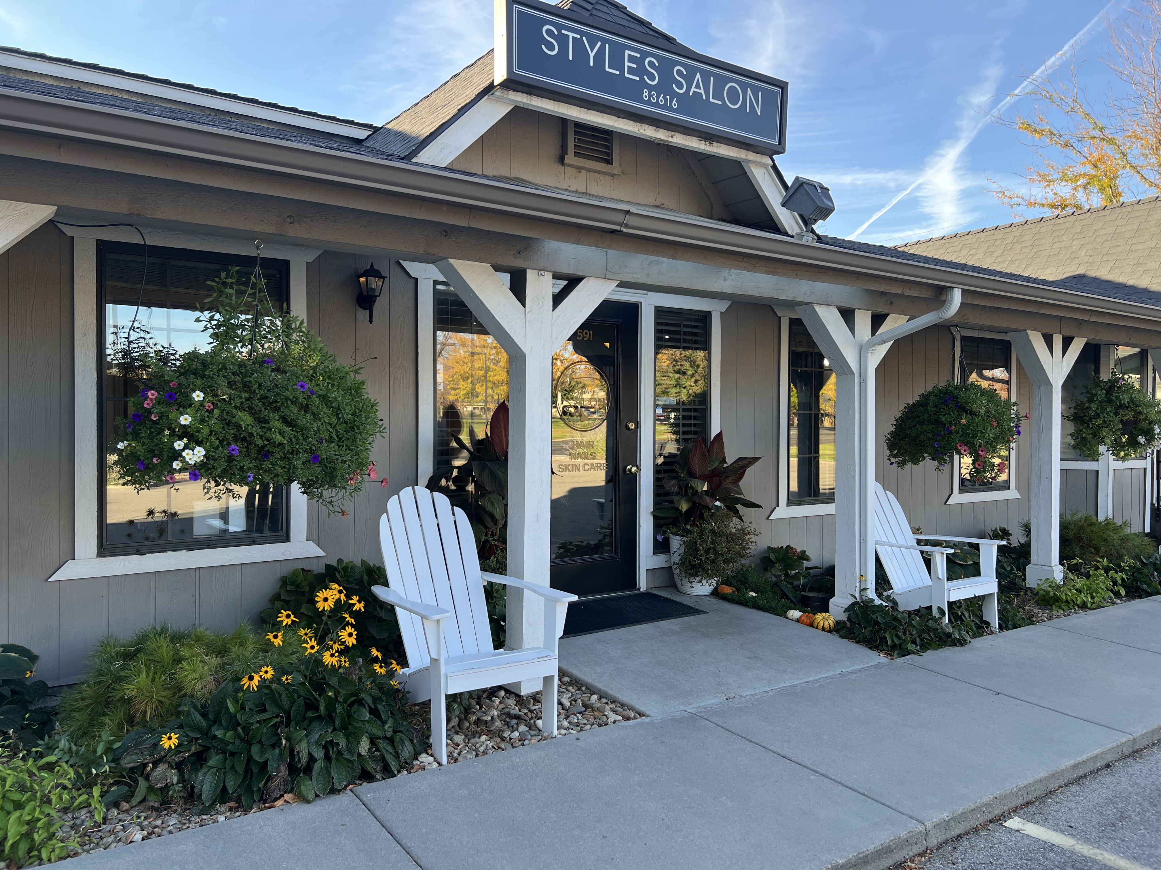 Hair Stylist Station Available - Behindthechair.com